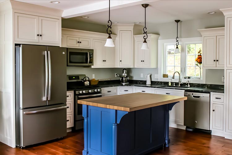 Custom Amish-Made Cabinetry from Dutch Home